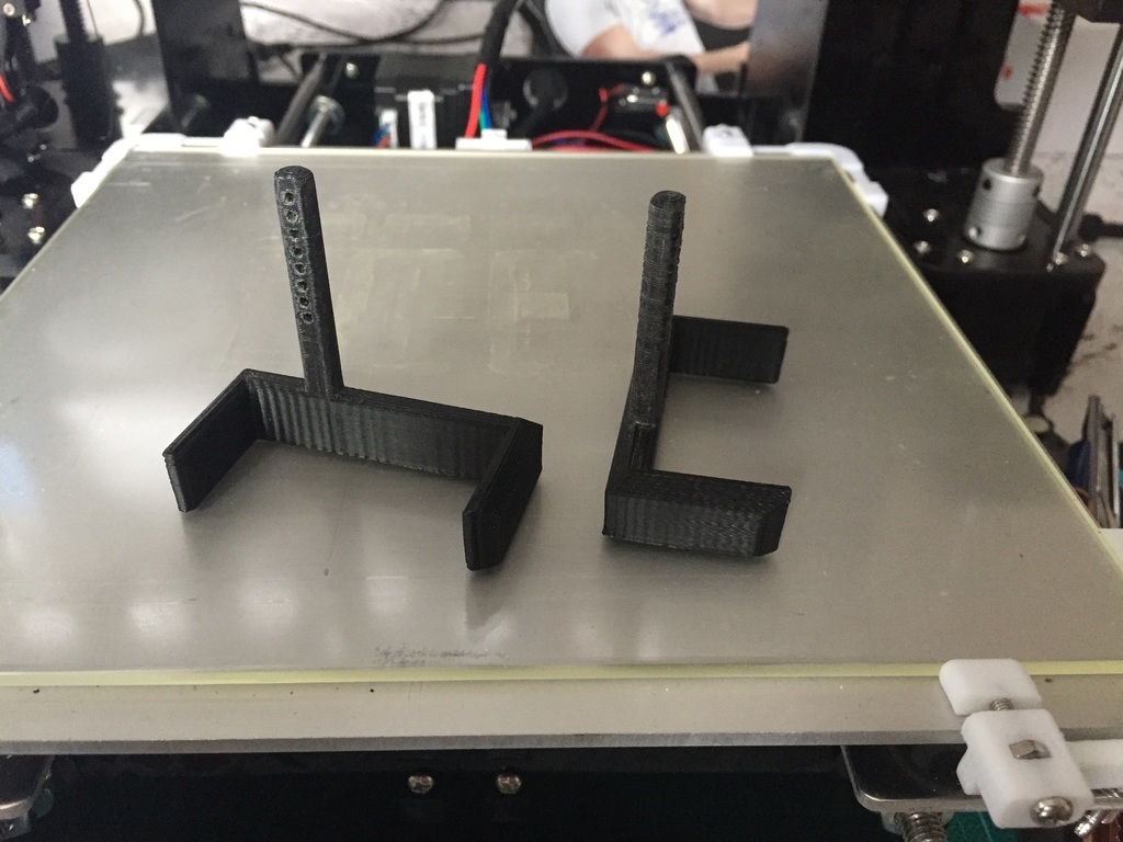 Free 3D file rc battery bracket・Object to download and to 3D print・Cults