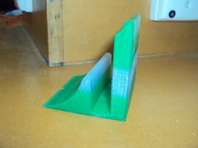 Free 3D file Docking Device iphone 4s・Design to download and 3D print・Cults