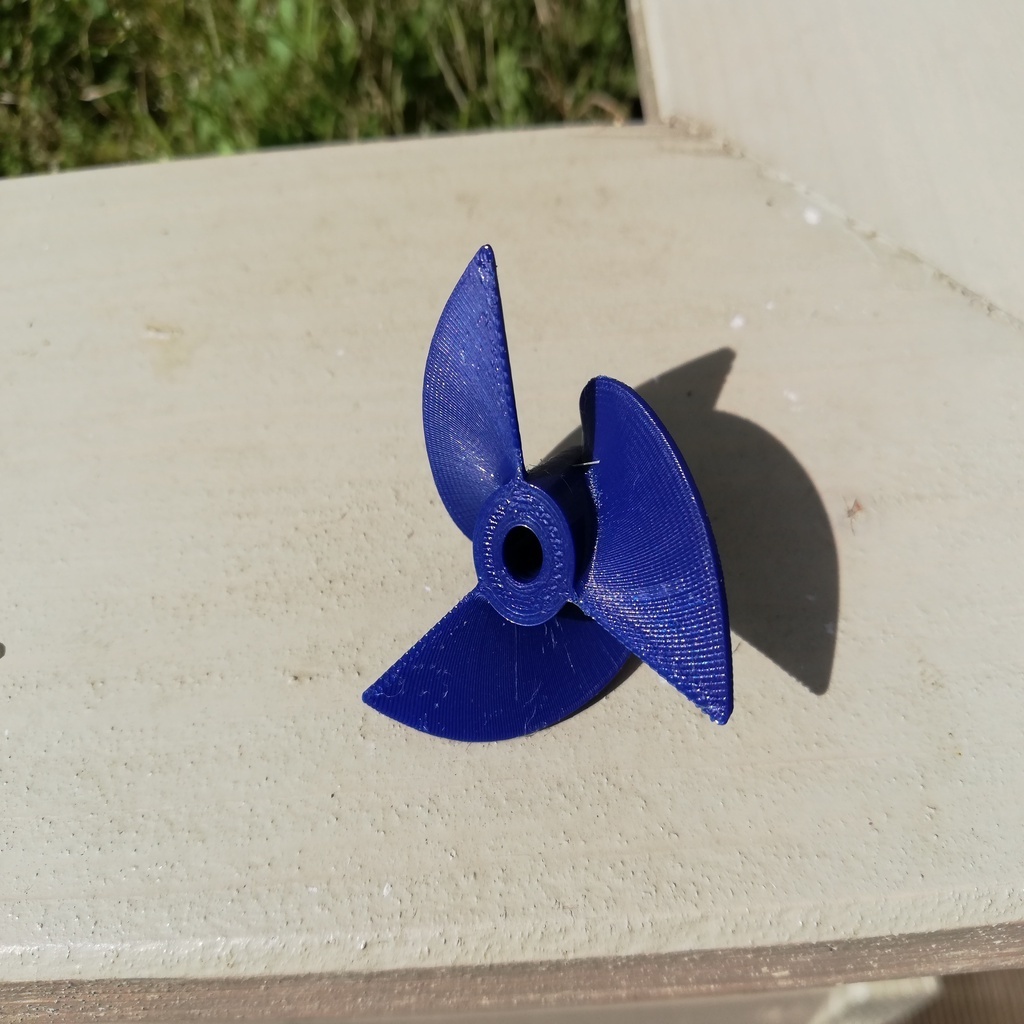 Free 3D file Boat Propeller 3Blades Hydro/Dog Drive System D: 42 d: 4mm ...