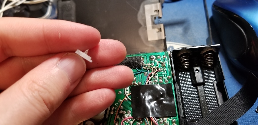 Archivo 3D gratuito Sony Walkman TPS-L2/WM-3 Recambio Tapa Batería Cierre 🎵・Objeto imprimible en ...