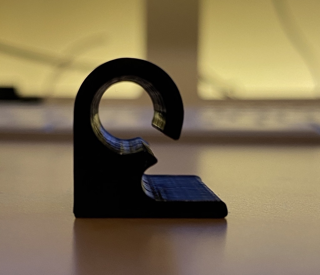 Free 3D file Small Cable Clip/Holder 🤏・3D printable model to download・Cults