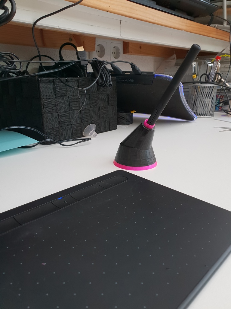 Free 3D file Wacom Intuos penholder 🏢・3D printable object to download・Cults