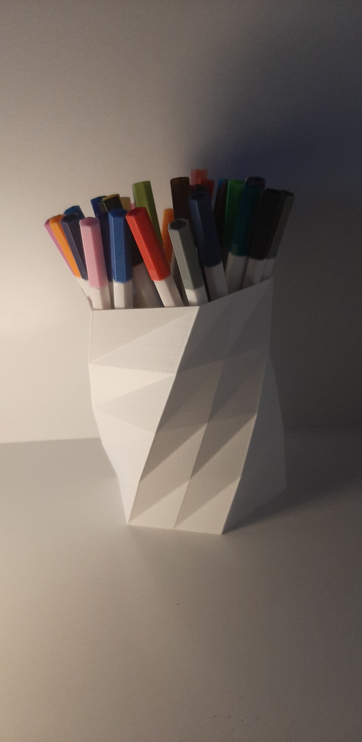 Free STL file Pen holder・Design to download and 3D print・Cults