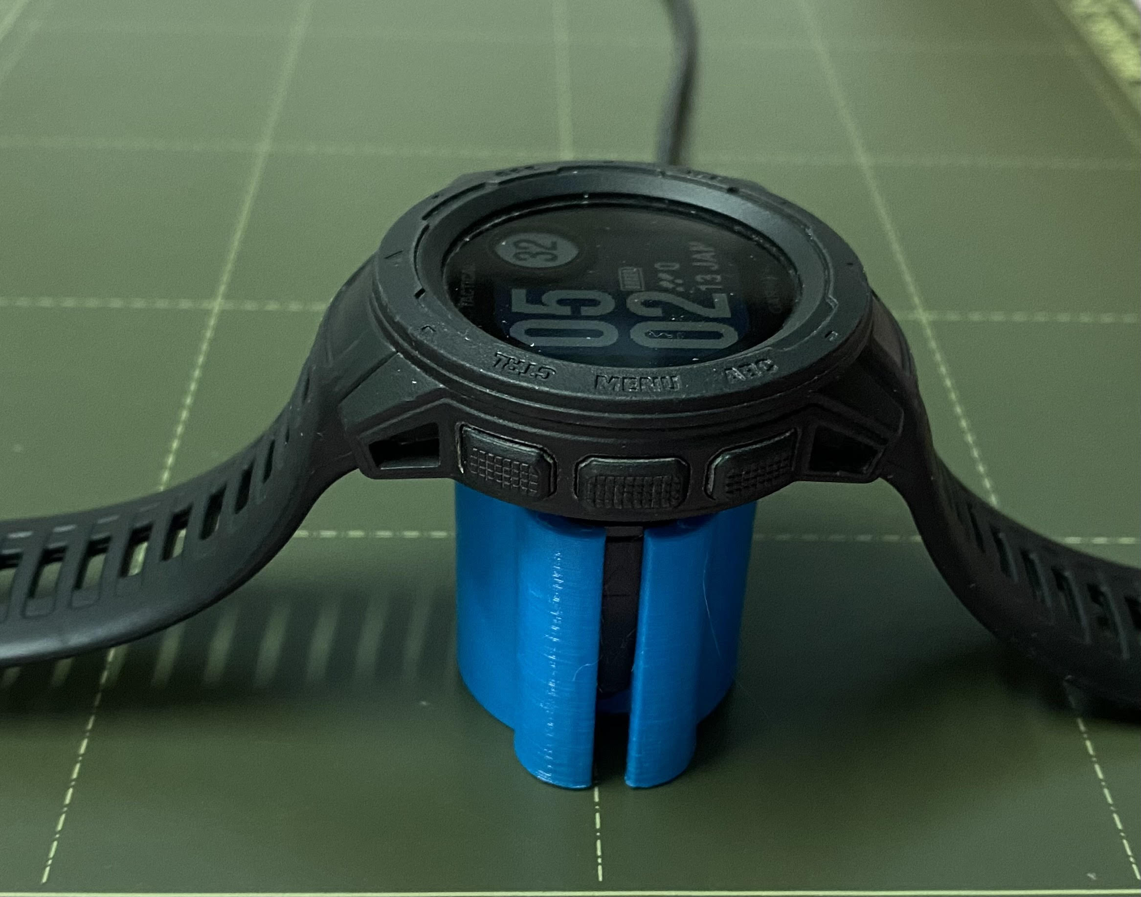Archivo STL gratuito Base de carga Garmin Instinct ⏰・Design para ...
