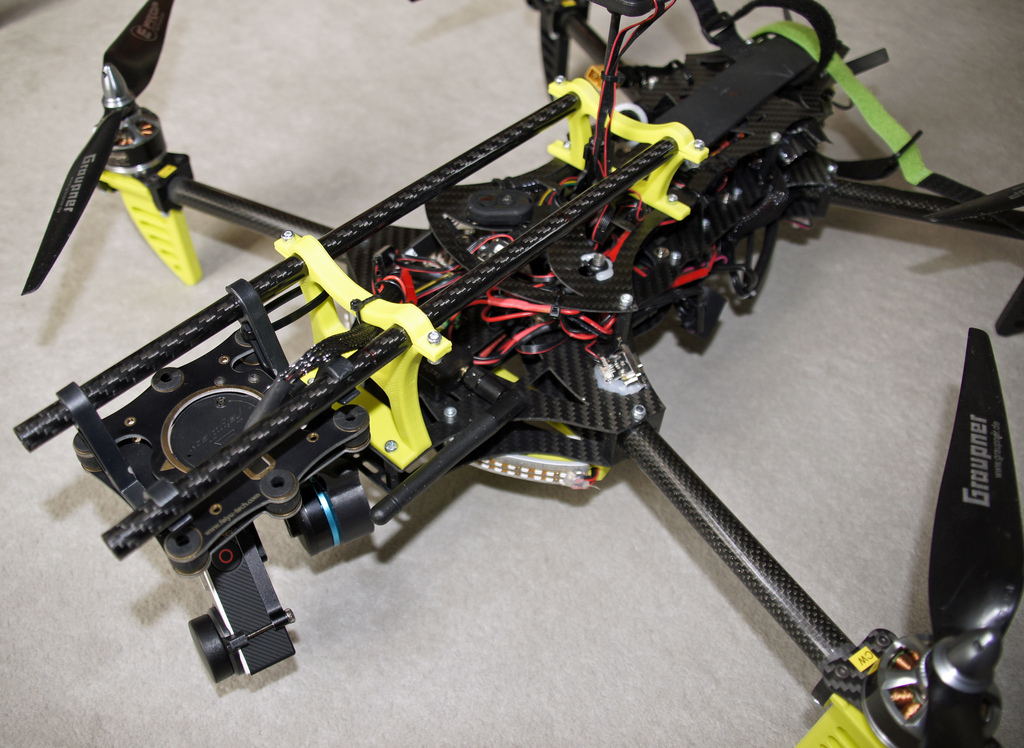 Free 3D file Black Manta Quadrocopter Gimbal Rail 🚁・Model to download ...