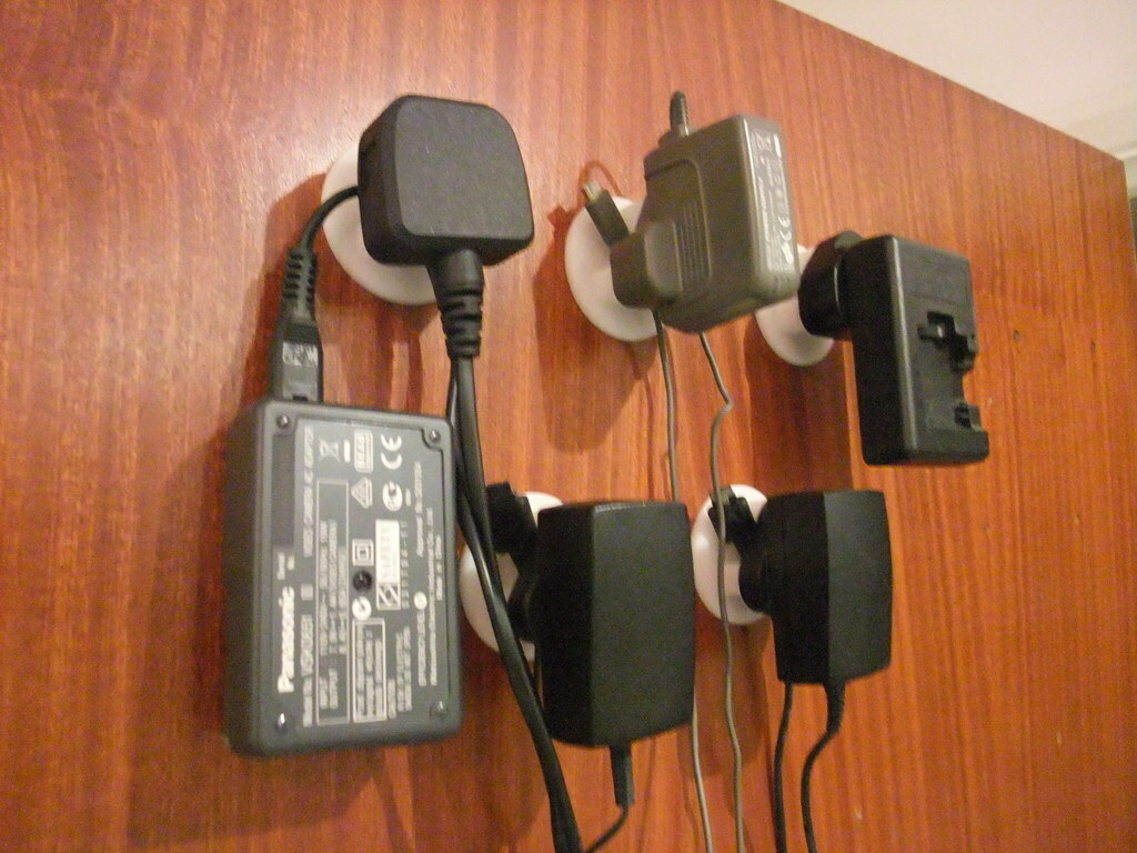 Free 3D file Charger Tidy for UK Plugs・3D printer design to download・Cults