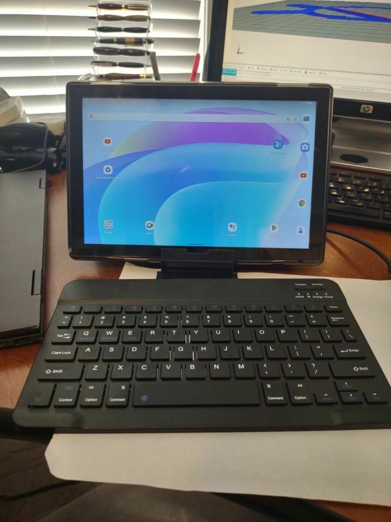 Free 3D file tablet stand with keyboard・3D printer model to download・Cults
