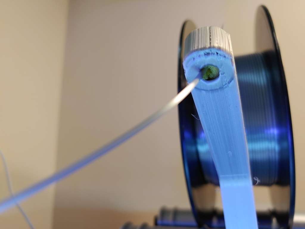 Free 3D file QIDI 3D X-Plus - Spool Feeder Filament Guide with Filter ...