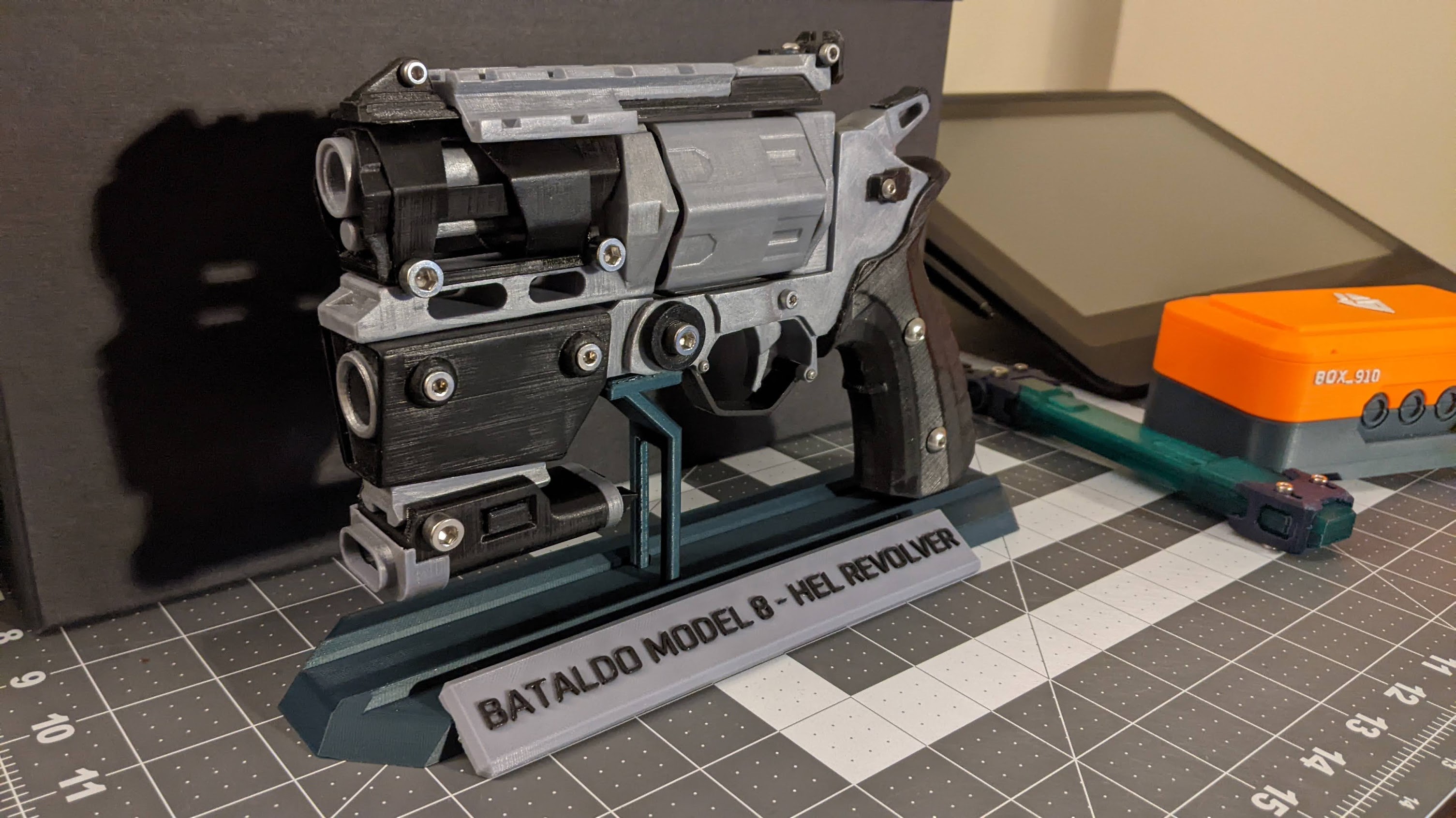 Archivo STL gratis GTFO HEL Revolver 🎲・Diseño de impresión 3D para ...