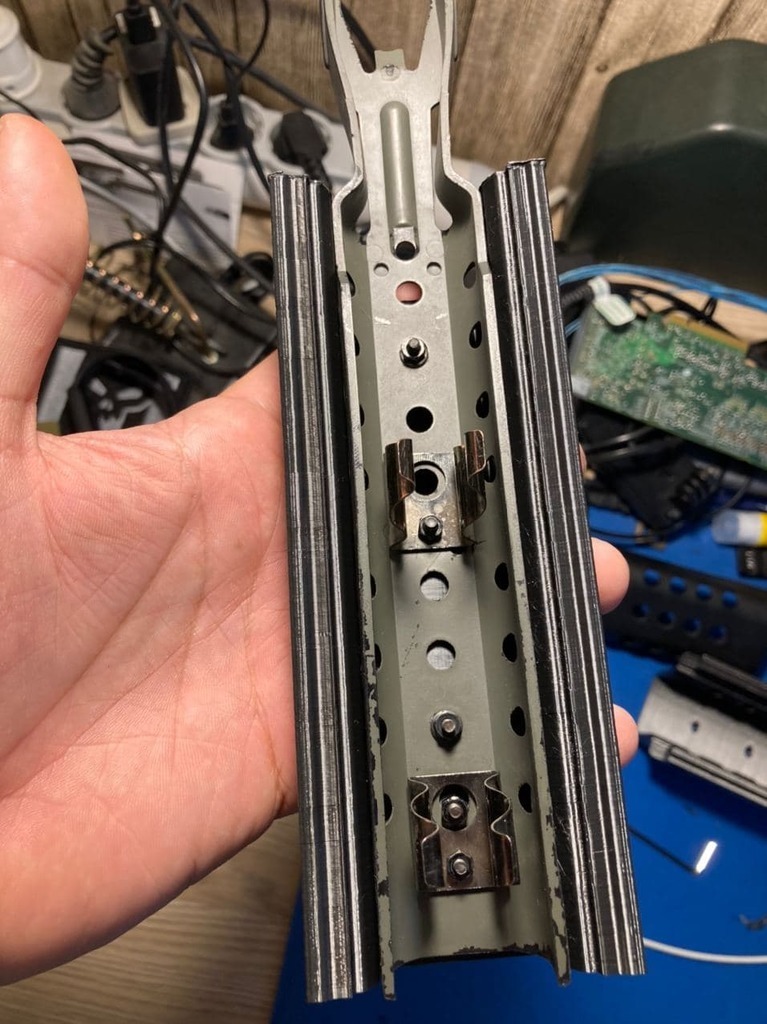 Free 3D file Airsoft M249 handguard 🔫・3D printable object to download・Cults