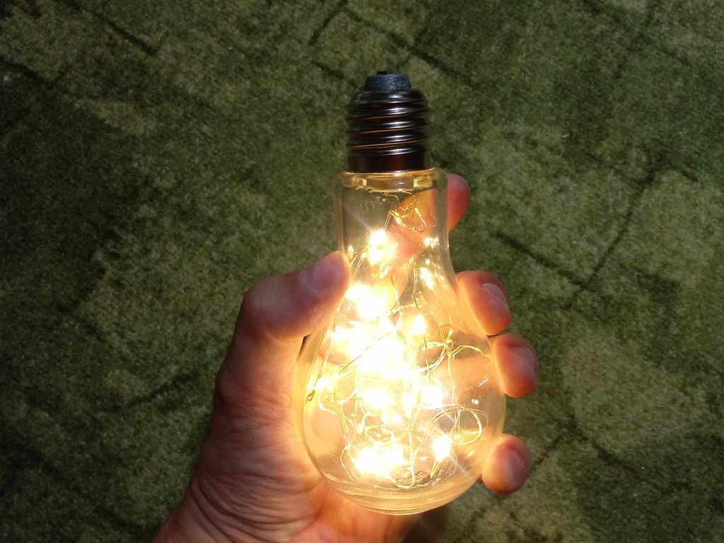 Free STL file Light bulb adapter 💡・Template to download and 3D print・Cults