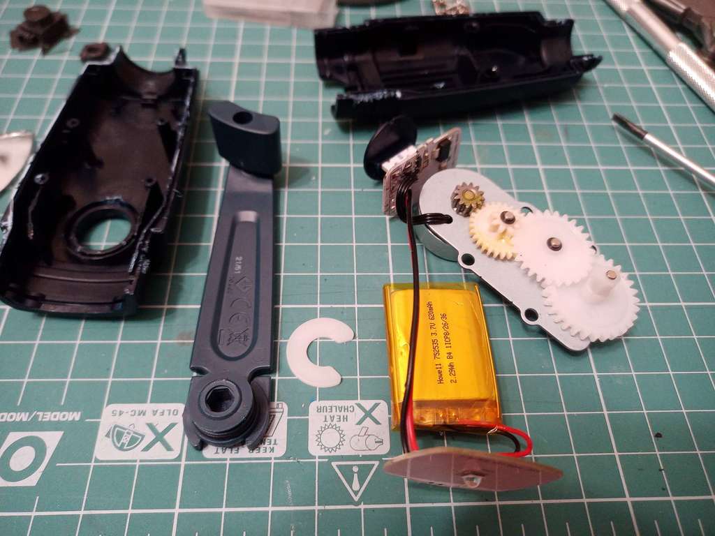 Free 3D file Dynamo Lightsaber by VieWoy・3D printer model to download・Cults
