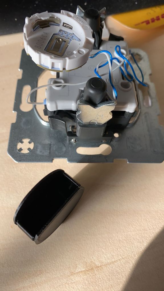 Free 3D file Hue Button Case・3D printable object to download・Cults