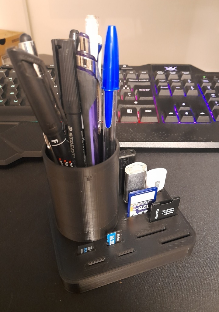 Free 3D file Pencil cup plus USB-SD-MicroSD holder ️・Design to download ...