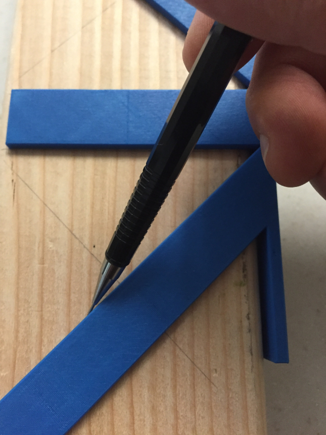 Free 3D file Center Line Finder Jig 🪚・3D printable design to download・Cults