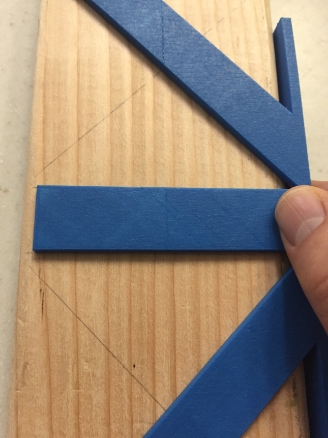 Free 3D file Center Line Finder Jig 🪚・3D printable design to download・Cults