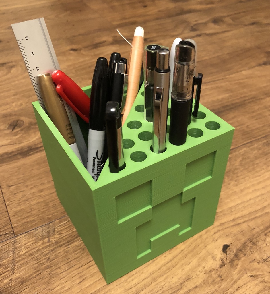 Free 3D file Creeper Desk Tidy 🪑・Model to download and 3D print・Cults