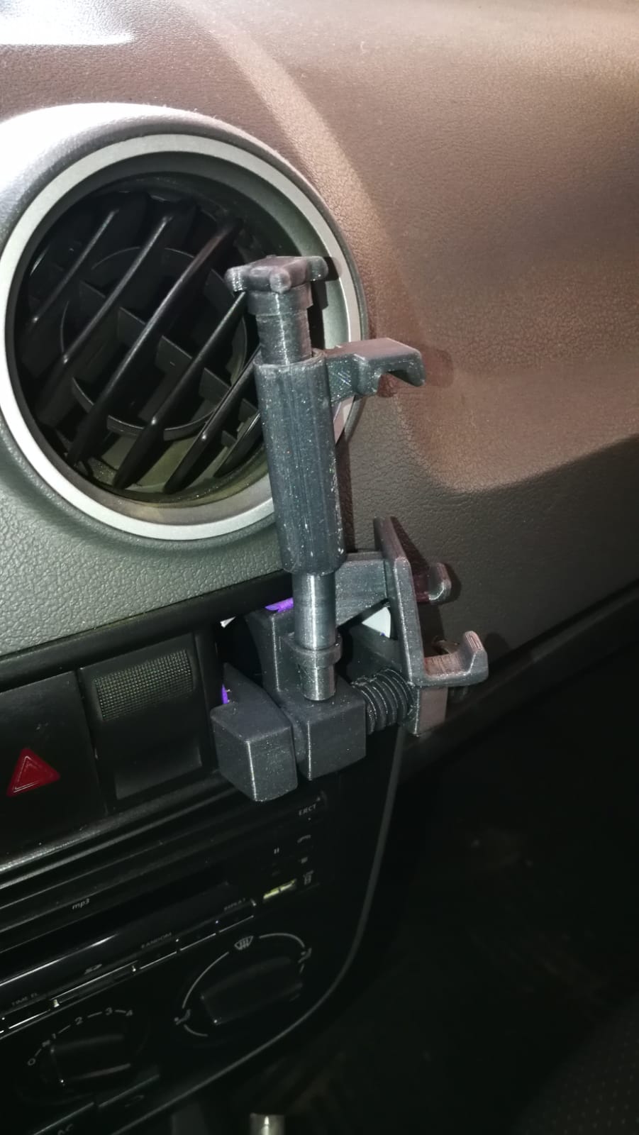 STL file Car cell phone holder・Template to download and 3D print・Cults