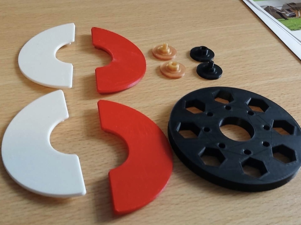 Free 3D file Poké ball fidget spinner・3D printer model to download・Cults