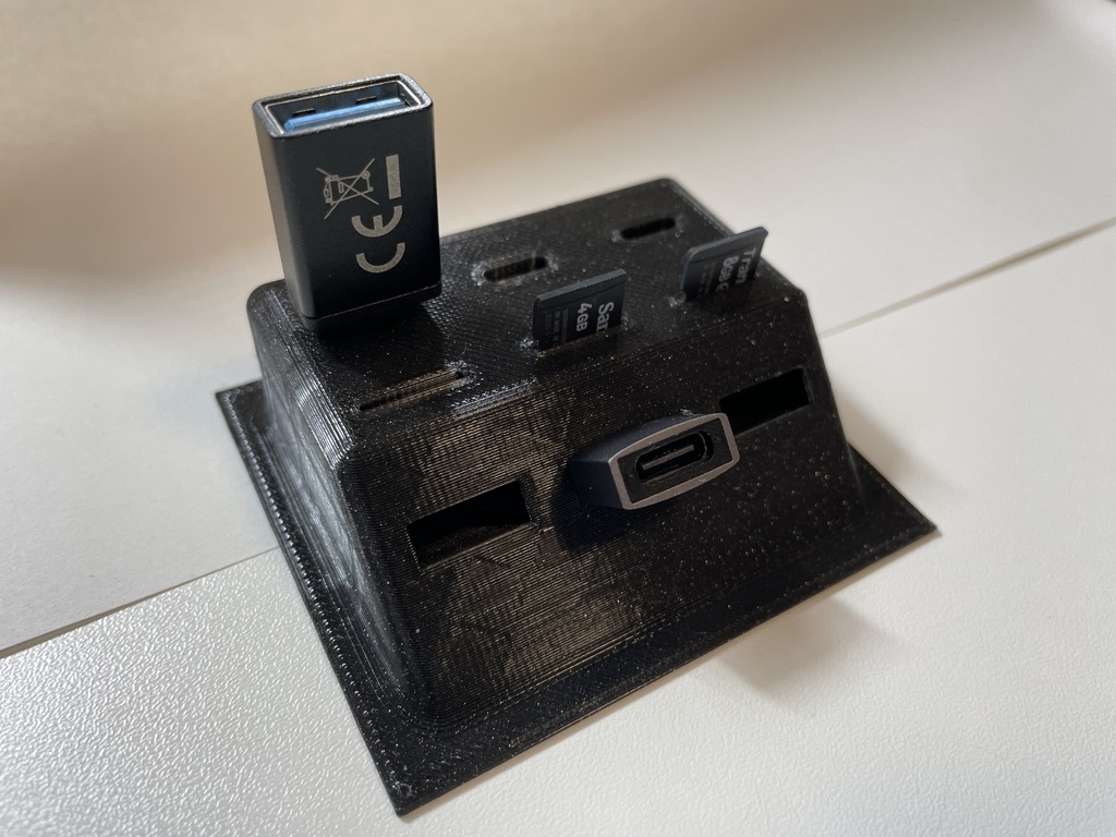 Free 3D file USB A, C und Micro SD Box・3D printer model to download・Cults