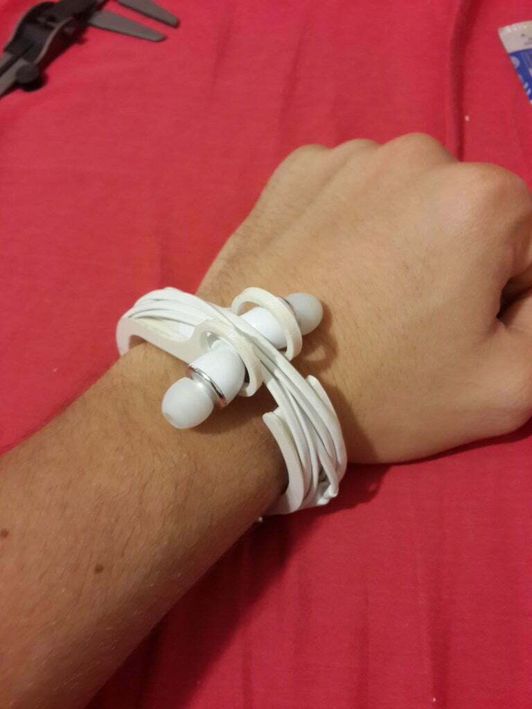 Free STL file Earphone Wrapper Bracelet・Design to download and 3D print ...
