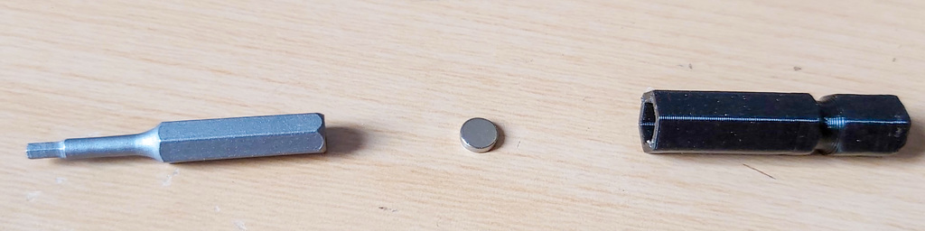 Free 3D file Adapter for 1/4 inch (6.35mm) to 4 mm bits for an ...