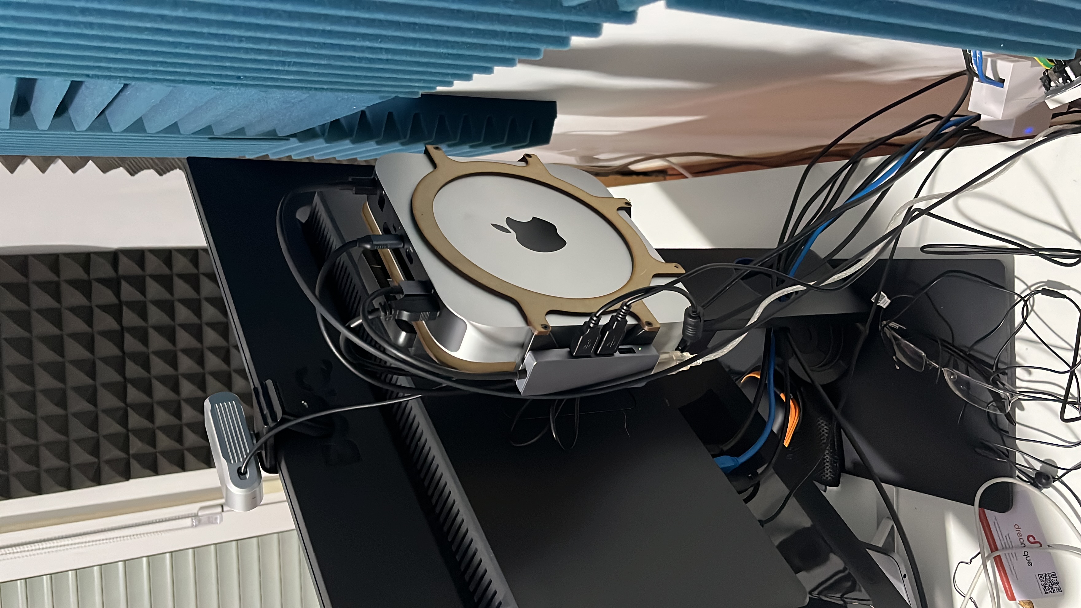 3D file Mac Mini Holder, (3d and laser)・3D printable model to download ...