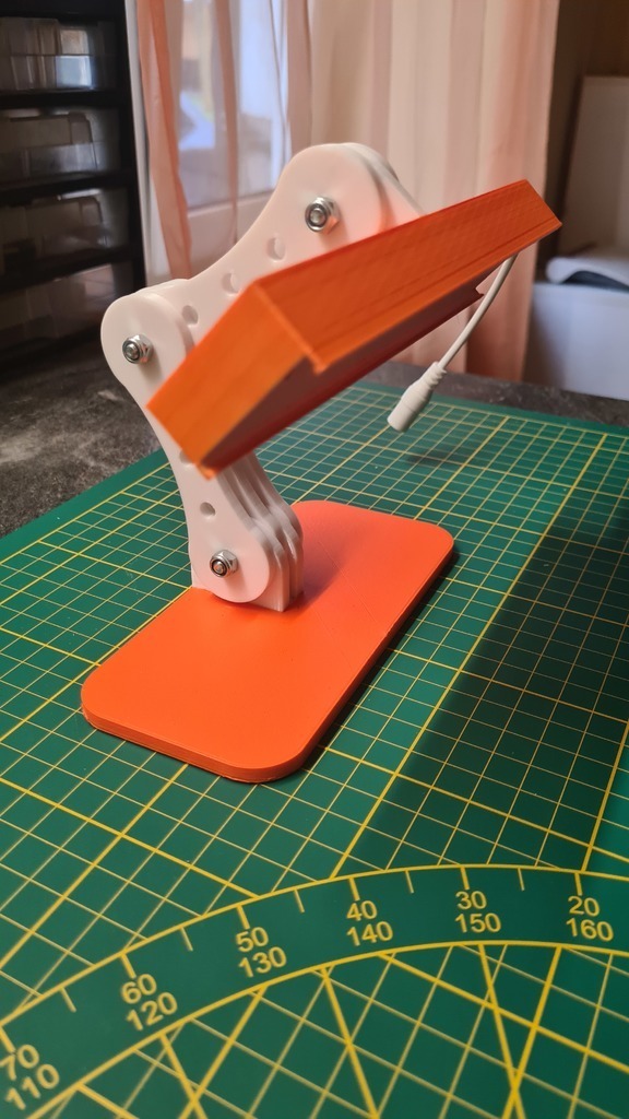 Free 3D file Desk Lamp (Desk Lamp)・3D print object to download・Cults