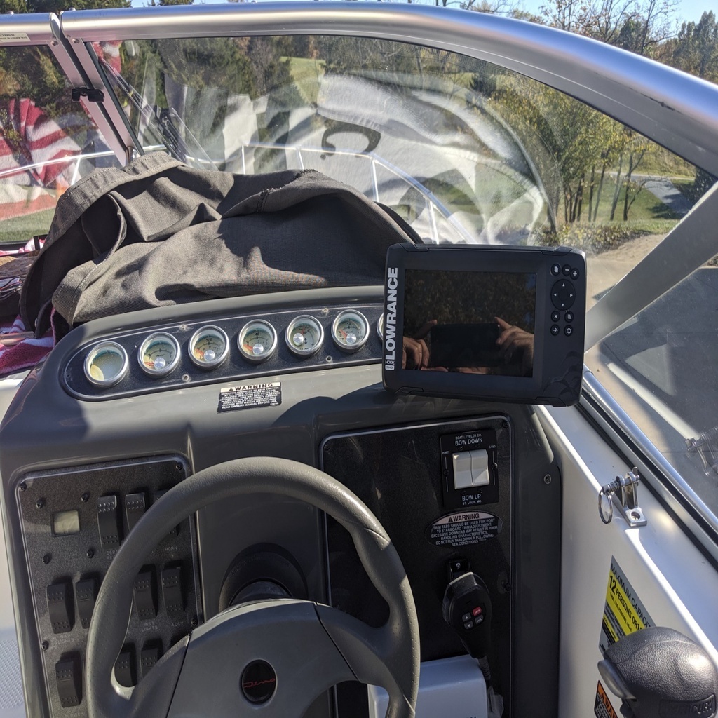 Free 3D file Lowrance Hook Hook2 7" Chartplotter Mount 🪝・Model to ...