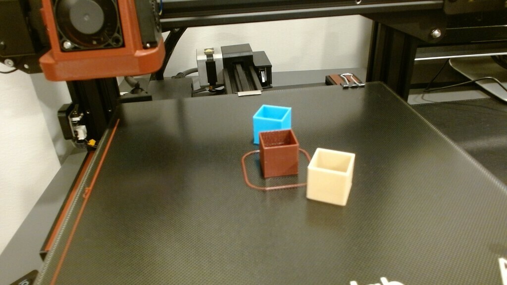 Free 3D file Flow Calibration Cube 🧞‍♂️・3D printer model to download・Cults