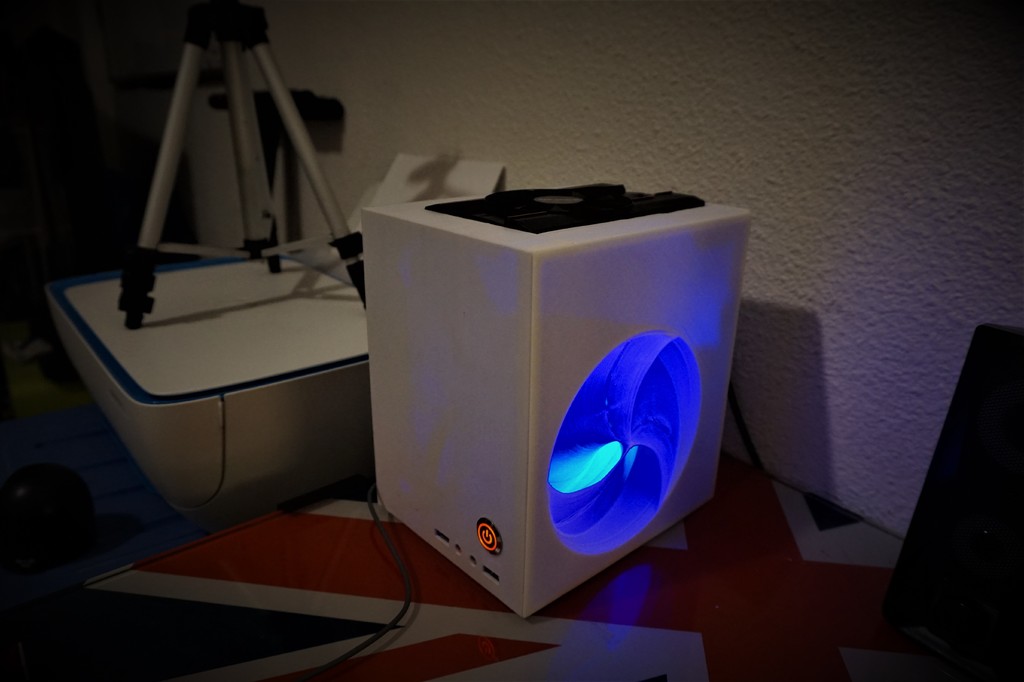 Free 3D file 200€ Gaming PC (3D printed)・3D print design to download・Cults