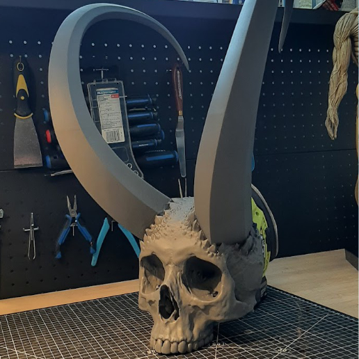 STL file LOKI SKULL, WALL MOUNTED SCULPTURE, MARVEL・3D print design to ...
