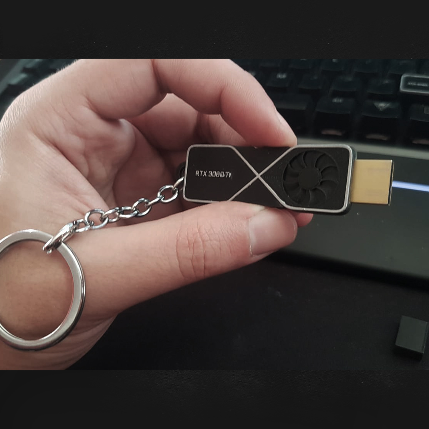 STL file USB case GPU & keychain 💾・Model to download and 3D print・Cults