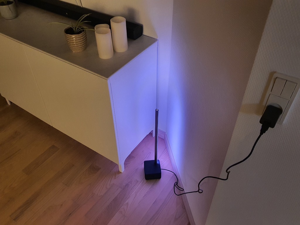 Free 3D file Custom Hue Signe with aluminum channel・Object to download ...