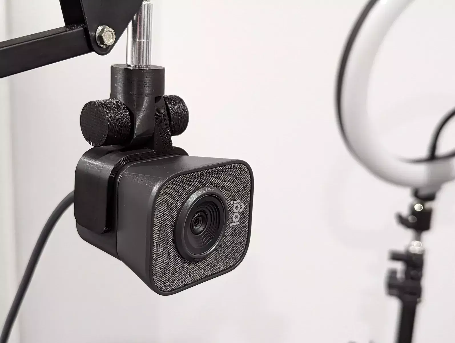 Free 3D file Logitech Streamcam Mount with Joint (Remix) 📷・3D printing ...