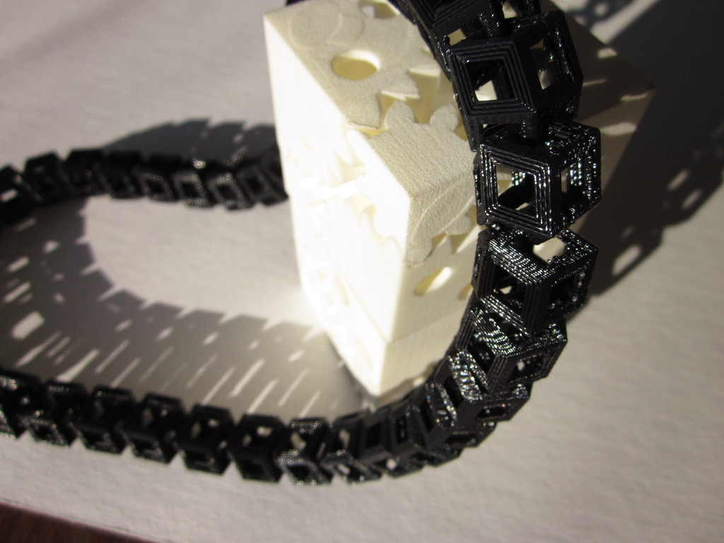 Free 3D file Dodeca Chain Loop・3D printing model to download・Cults