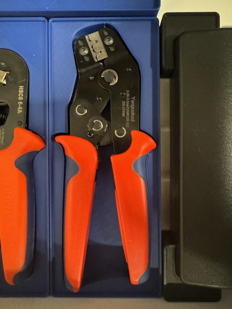 Free 3D file Crimp Tool Gridfinity Bin 🏢・3D print object to download・Cults