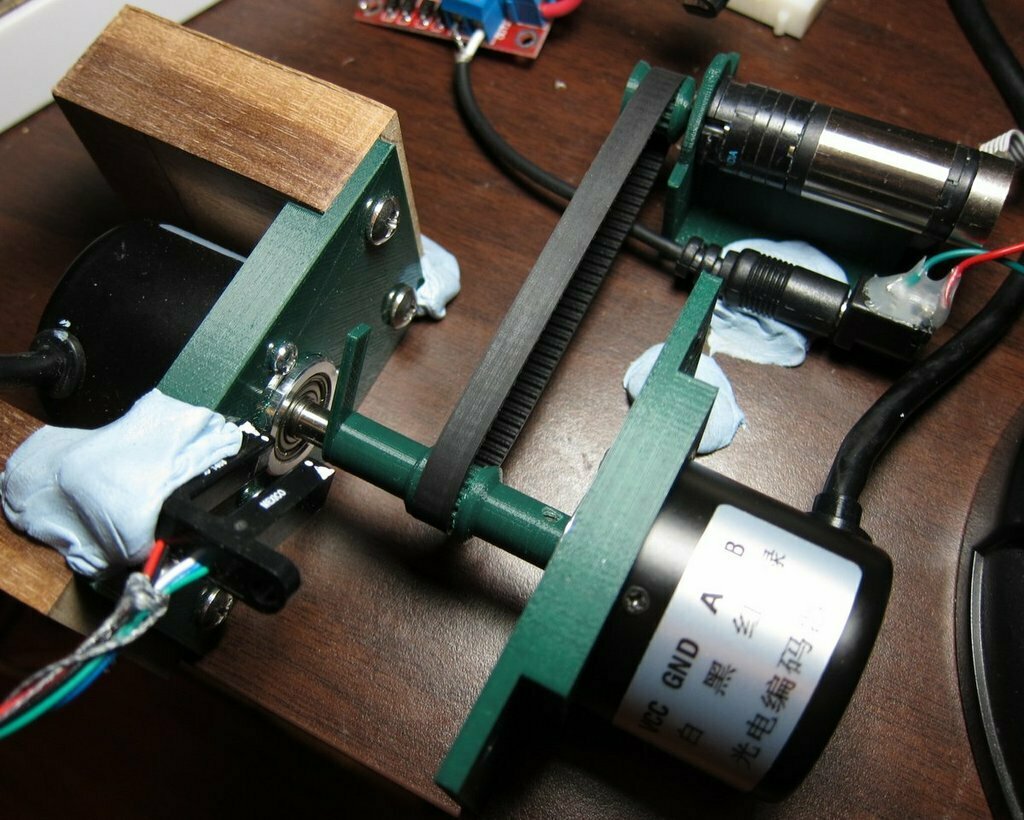 Free 3D file GT2 pulley 17T with shaft coupler, flag 🔌・Template to ...