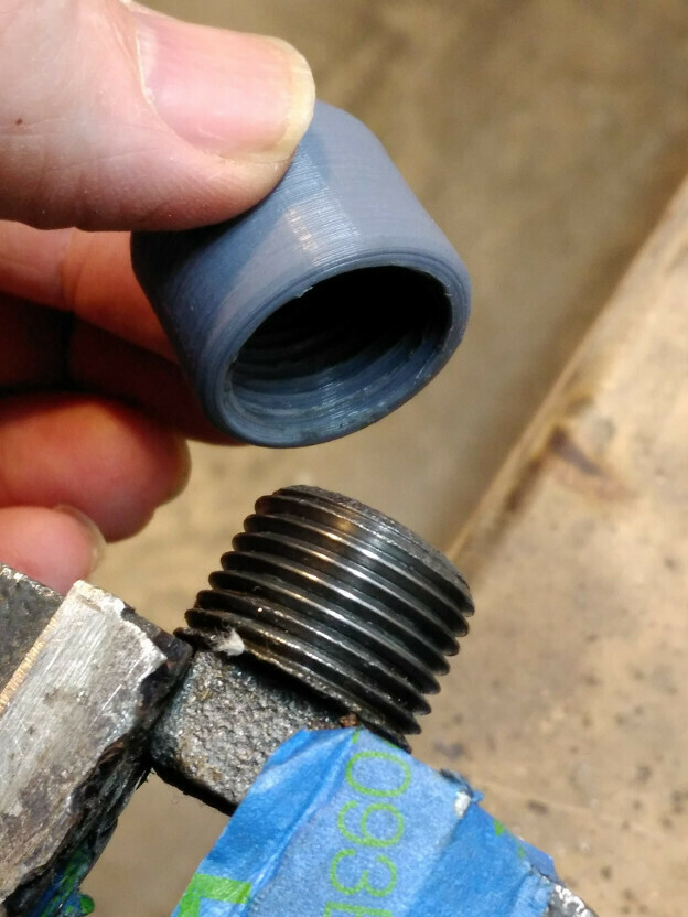 Free 3D file Endcap for 1/2-inch threaded pipe 🔧・3D printable model to ...