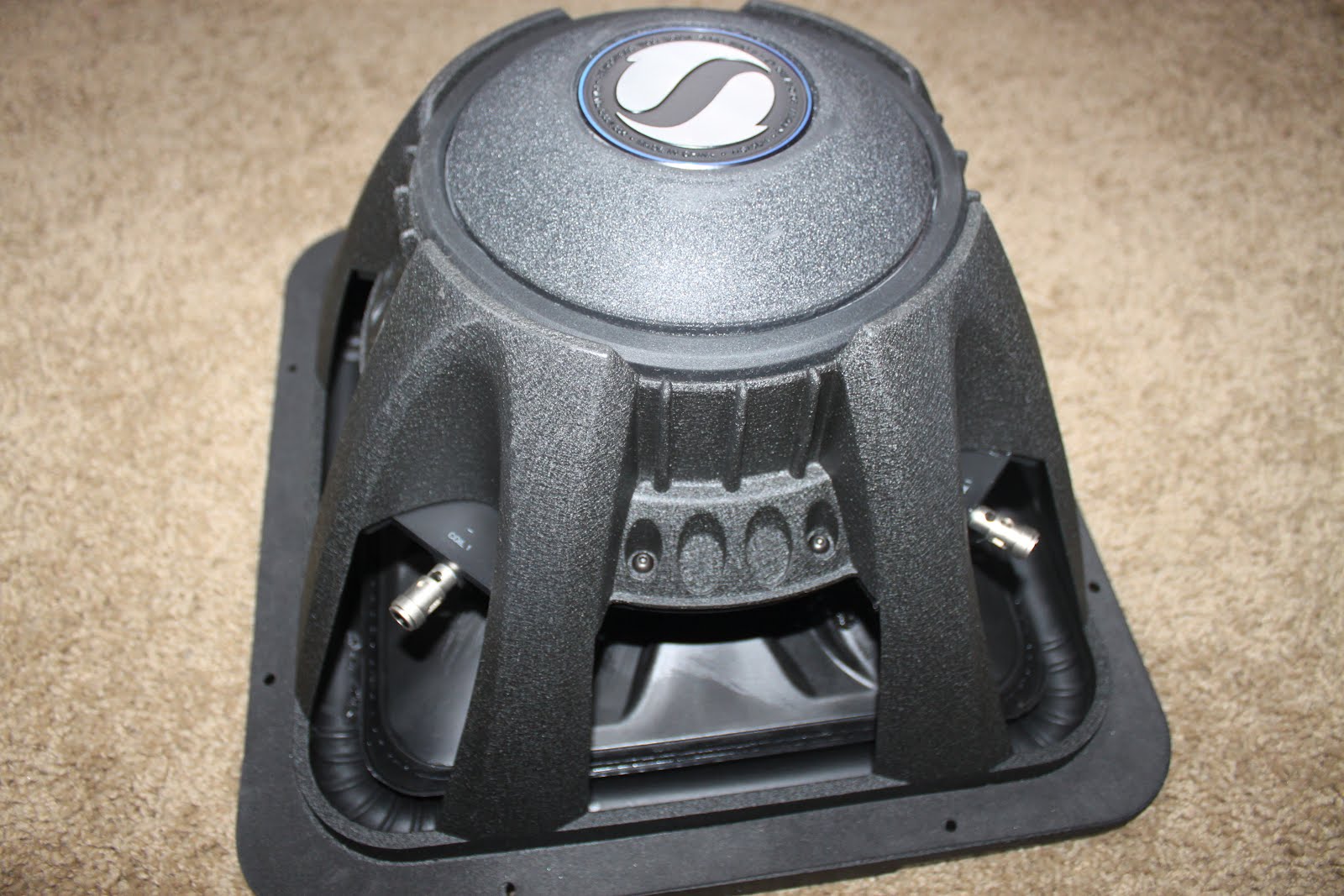 Archivo STL Subwoofer Kicker 15 L7 S15L7 🎵・Modelo para descargar y ...