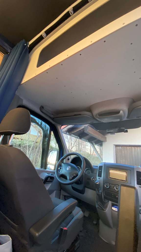 Fichier 3D gratuit Rangement au plafond du Crafter / Sprinter・Objet pour imprimante 3D à ...