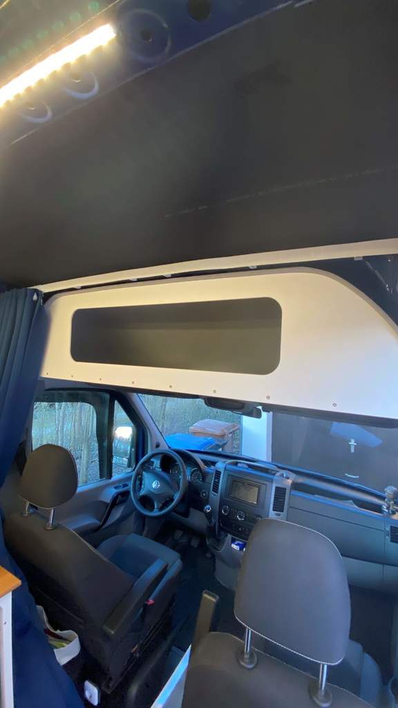 Fichier 3D gratuit Rangement au plafond du Crafter / Sprinter・Objet pour imprimante 3D à ...