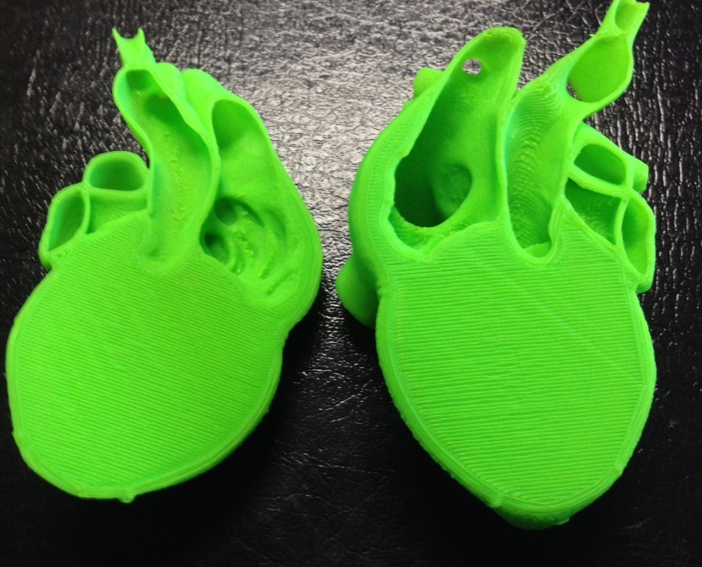 Free 3D file Heart in half・3D printable object to download・Cults
