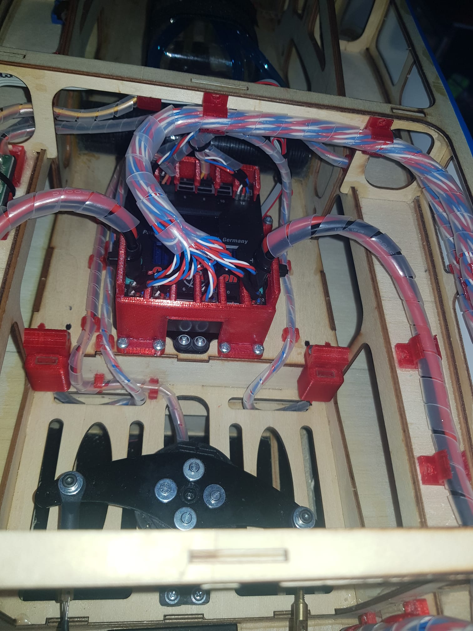 STL file powerbox kit copetition 1.0 👽・3D printer model to download・Cults