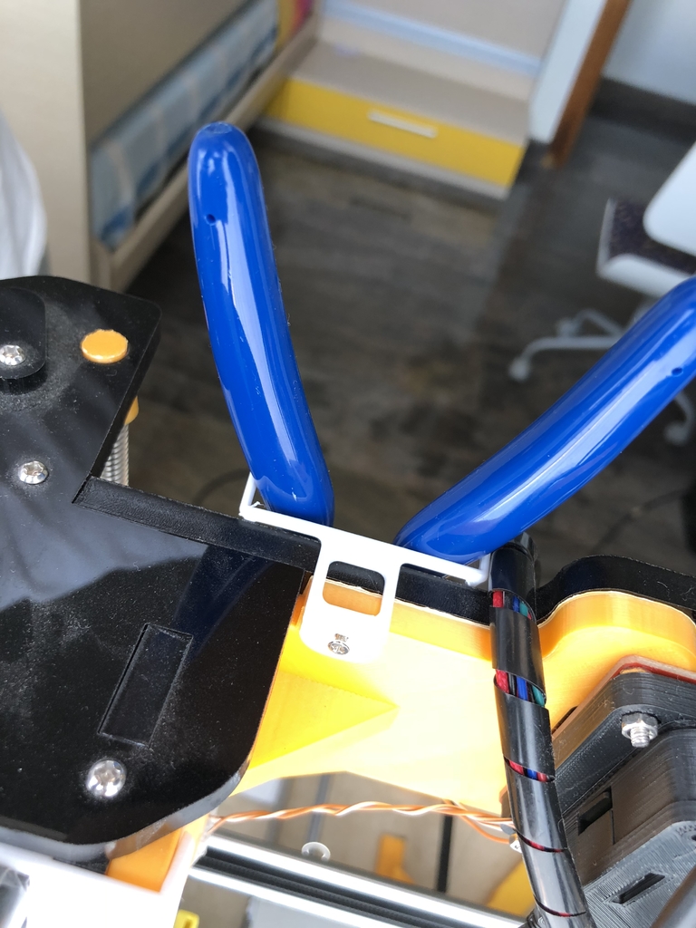 Free 3D file Nippers holder Anet A8 with corner bracket・3D printable ...