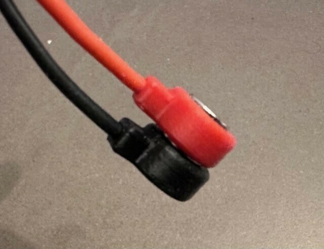 Free 3D file 18650 Magnetic Charging-clip / Magnetischer Lade-Kontakt 🧲 ...