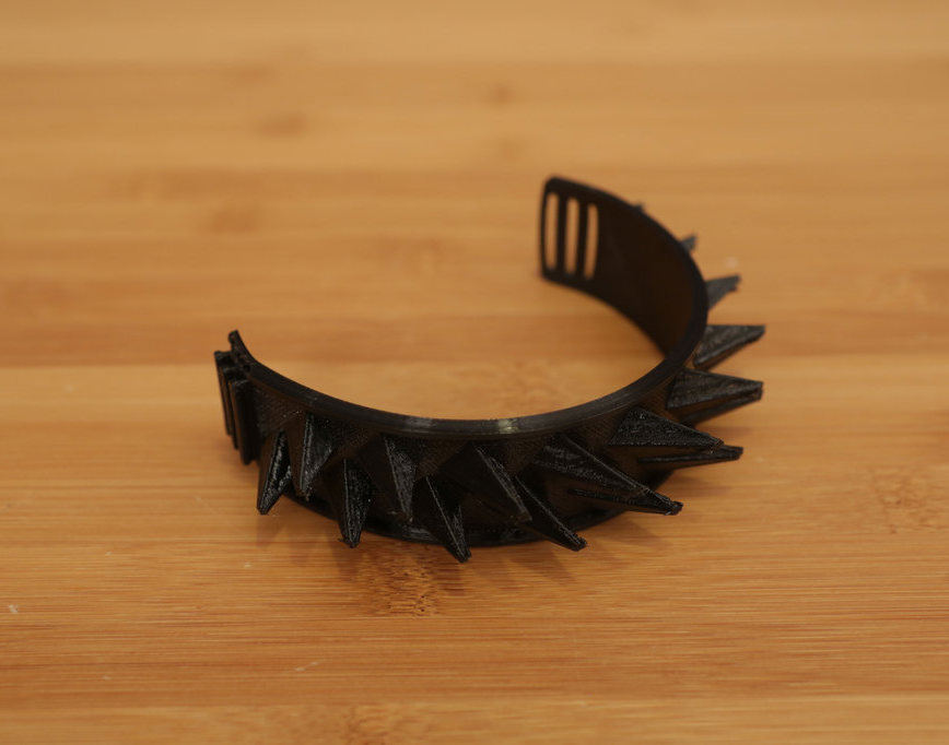 Free STL file Spike Bracelet SemiFlex・3D printer model to download・Cults