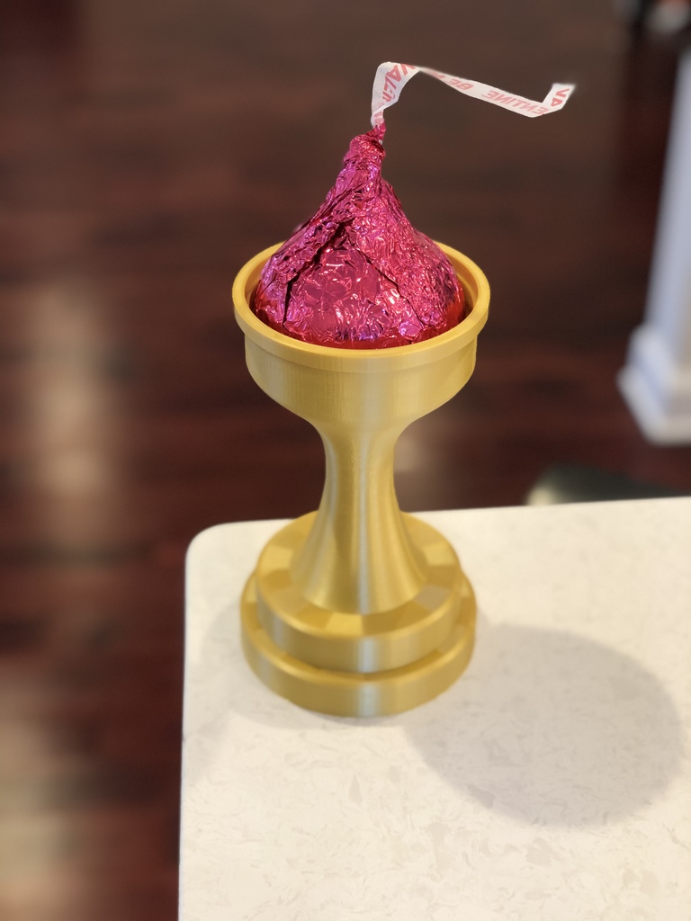 Free 3D file Chocolate Kiss Trophy・3D printable model to download・Cults