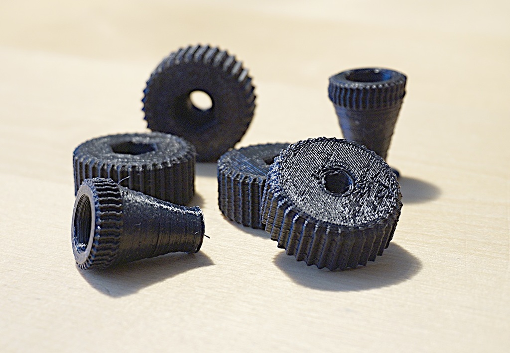 Free 3D file Knurled screw knobs・3D printing design to download・Cults