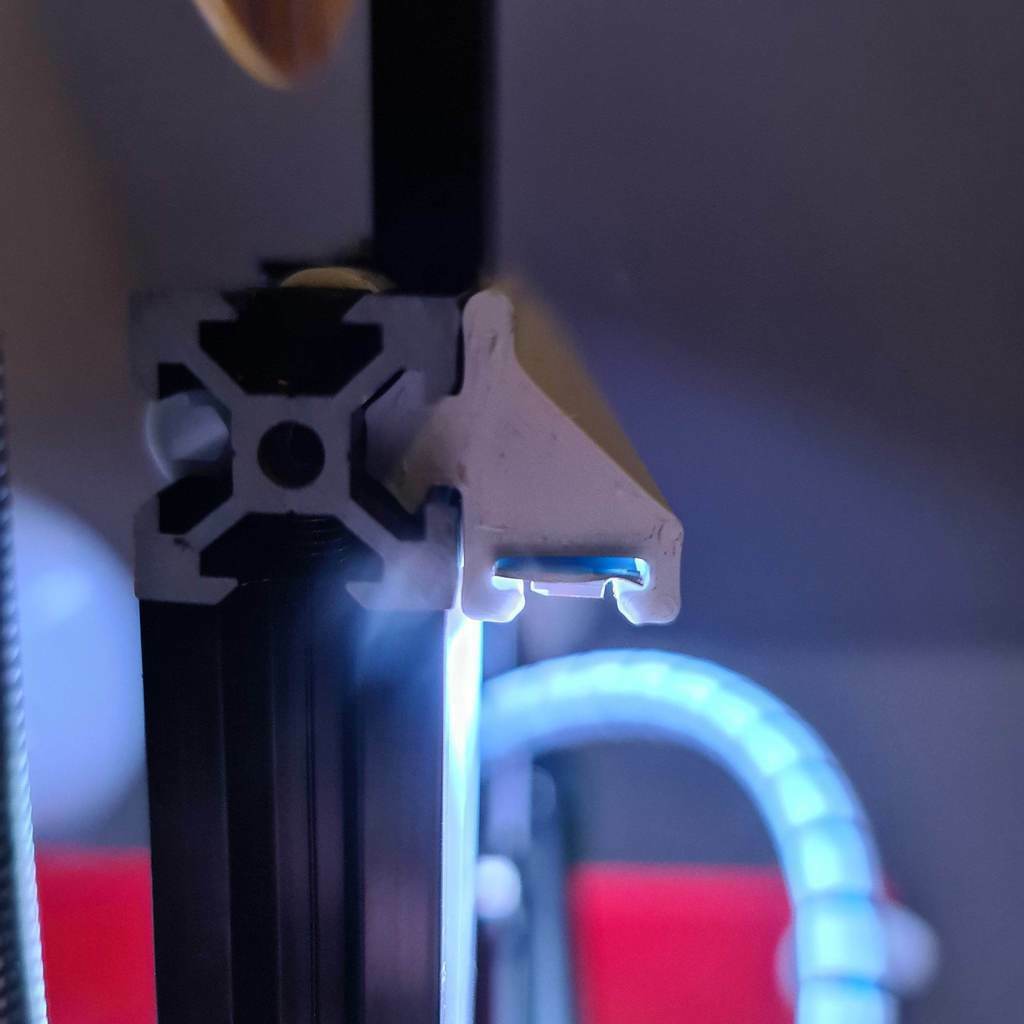 Fichier 3D gratuit Support de bande LED de 10 mm pour profil 2020 🧞‍♂️ ...